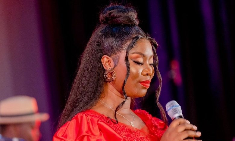 La chanteuse ivoirienne Roseline Layo devient la première femme à ...